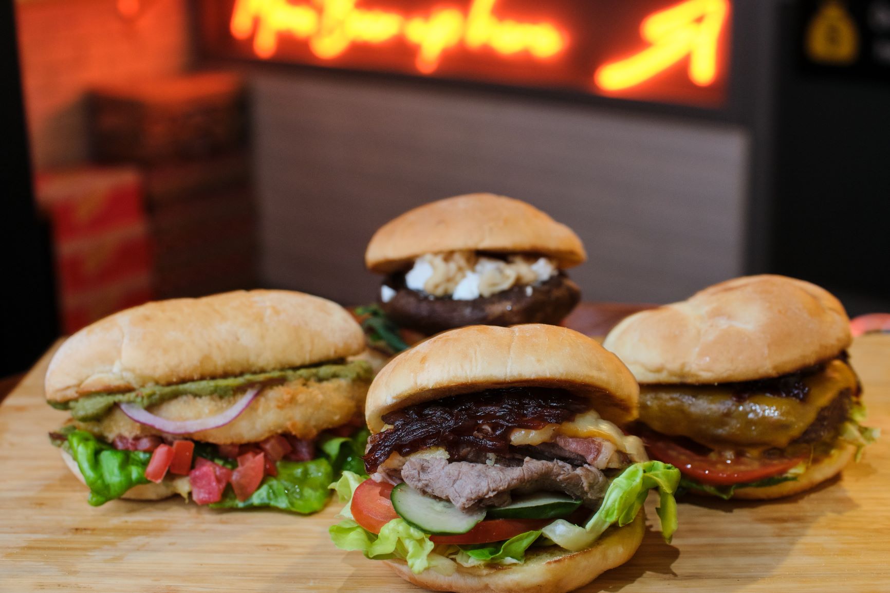 La Casa Burger & Pasta - nfHOMES